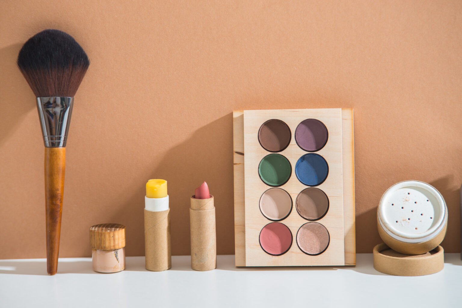 Best Zero Waste Makeup Brands and Where to Shop them Plastic-Free!