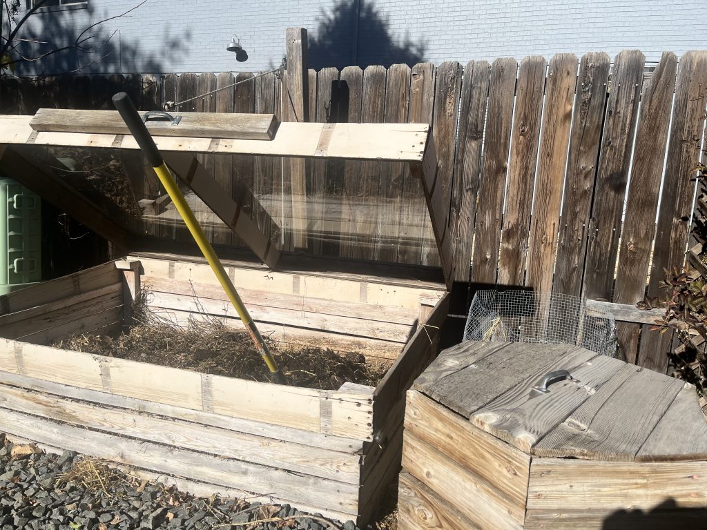 How to Set Up a Kitchen Compost the Easy Way - Zero Waste Memoirs